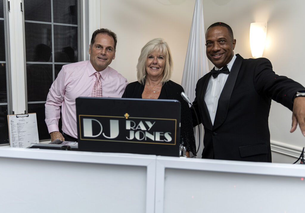 Audio West Professional DJ Services | #1 DJ in Chicagoland Area